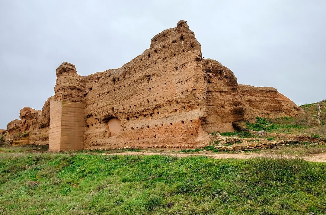 Los Paredones, el vestigio andalusí que aún reina en Ayllón - Noticias ...